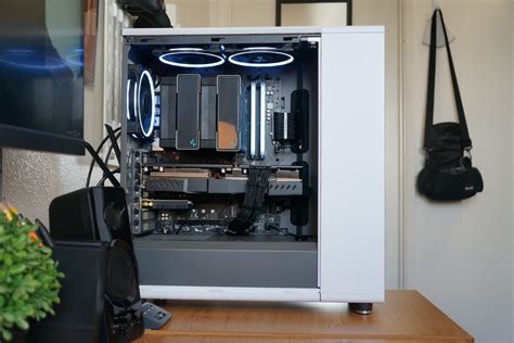 Fractal Design North