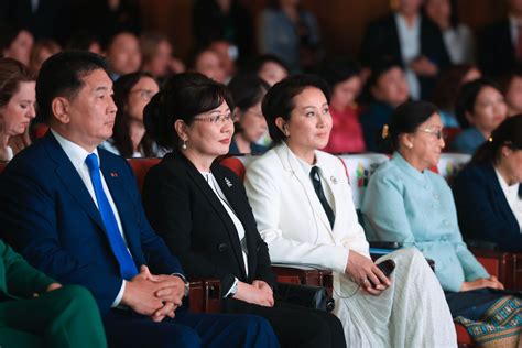 Дэлхийн улс орнуудын манлайлагч эмэгтэйчүүд чуулж байна