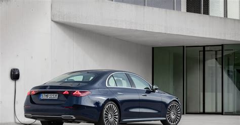 Mercs New E Class Boasts 115km Electric Range The Irish Times