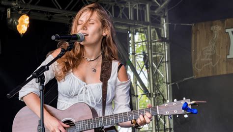 Zoee Releases New Song Nashville With Proceeds Going To Tornado Relief