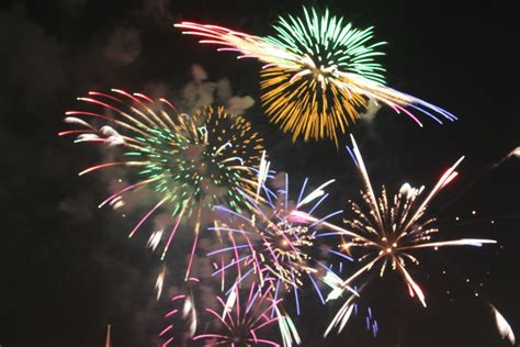 무료 이미지 불꽃 하늘 환대 한밤중 어둠 강청색 행사 휴양 새해 전날 디 왈리 축하 제전 신년의 날 공개 이벤트 휴일 의식 5184x3456