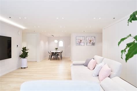 잔잔한 파도가 맞이하는 설레임이 가득한 공간 라이프스타일 슈퍼앱 오늘의집