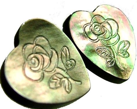 Pair Mother Of Pearl Carved Hearts 470 Cts Pf 1267 Carved Heart Heart Gemstone Pearls