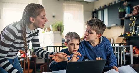 Als Broer En Zus Het Cht Niet Met Elkaar Kunnen Vinden Inmiddels Vraag Ik Niemand Meer Om Wat