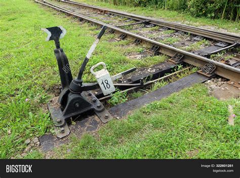 Arrow Switching Image And Photo Free Trial Bigstock