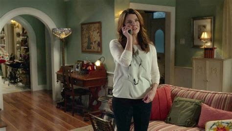 Gilmore Girls Fun Facts And Photos From The Town Of Stars Hollow