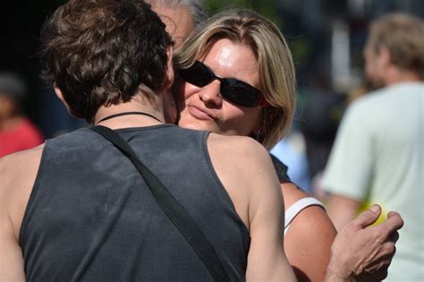 A Guide To Kissing Cheeks Like The French