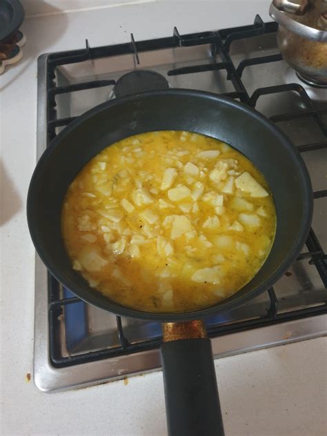 간단또르띠야 데 빠따따스페인 오믈렛