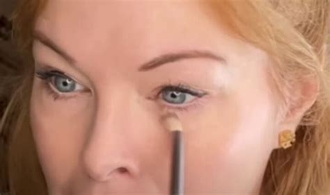 6 Quick Easy And Effective Makeup Tips For Tired Eyes Upstyle