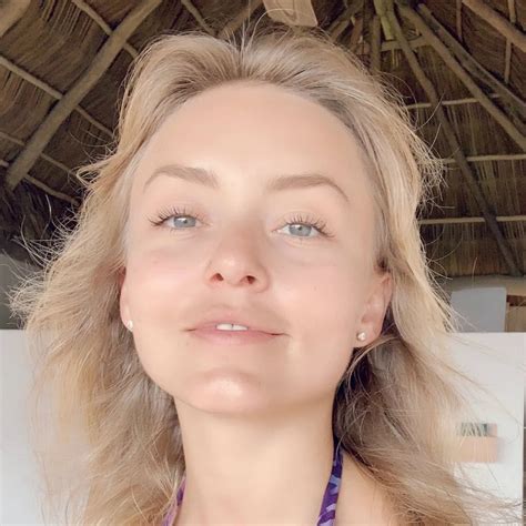 Con Atuendo Deportivo Y Sin Una Gota De Maquillaje Esta Es La Imagen De Irina Baeva Al Natural