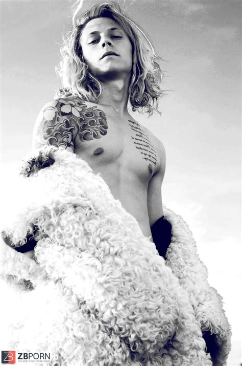 Simba Magnificent Model ZB Porn