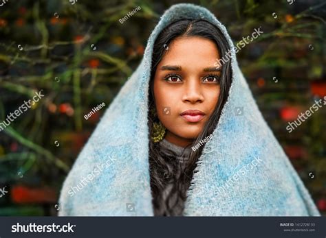 Middle Eastern Women Eyes