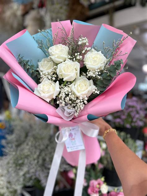 สไตล์ไหนๆร้านเราจัดให้ได้ค่า ขอแค่ลูกค้ารีเควสมา😉 กุหลาบ ทานตะวัน ลิลลี่ ไลเซนทัส มีครบจ้า 🌤ร้าน