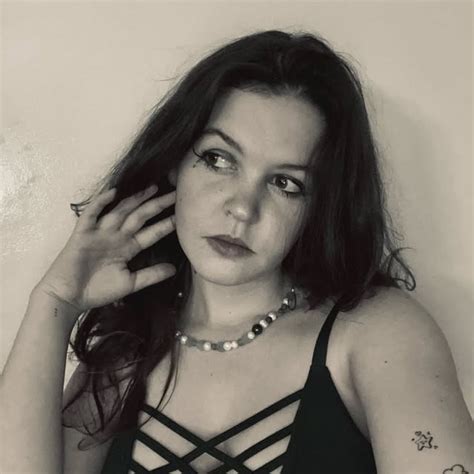 Em Hampton Em Hamp • Threads Say More