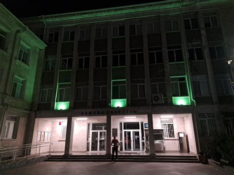 Осветяват в зелено сградата на Община Силистра в знак на солидарност Кворум Силистра