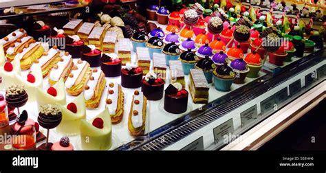 Cake Display Design At Jimmie Mireles Blog