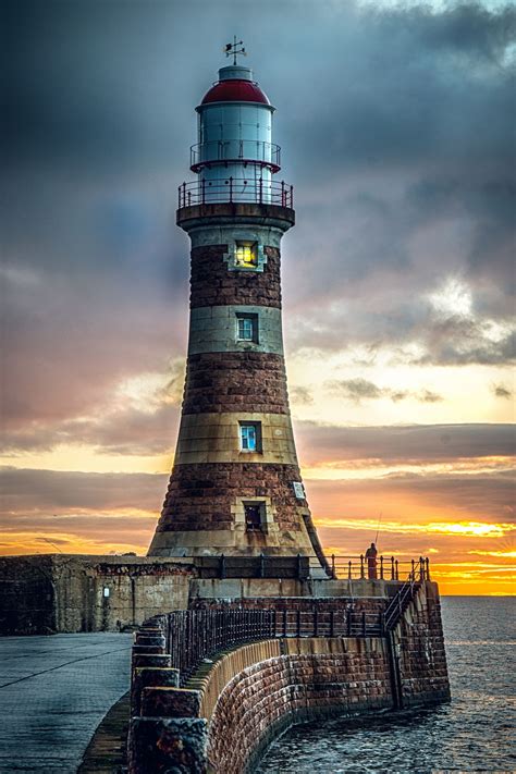 Roker Lighthouse Lighthouses Photography Beautiful Lighthouse Lighthouse Pictures
