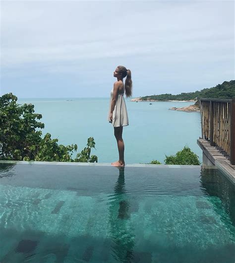 8 Hot Sexy Iga Lis Bikini Pics