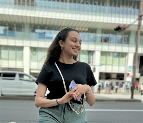 Linkedin News India On Linkedin People Are Paid For Themselves Not