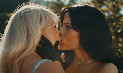 Sabrina Carpenters Short N Sweet Tour Will Fundraise For Lgbtq