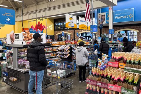 트럼프 관세에 스태그플레이션 ‘공포···연준 기업들 가격 선제 인상”