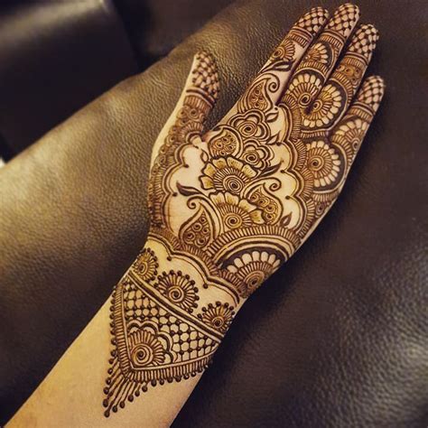 Half Hand Mehndi Designs For Brides And Bridesmaids Front Hand 2 K4