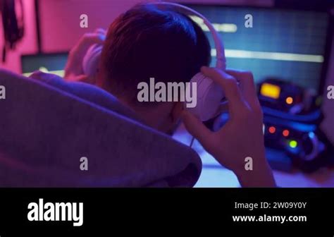 Bugging Operation Stock Videos Footage HD And K Video Clips Alamy