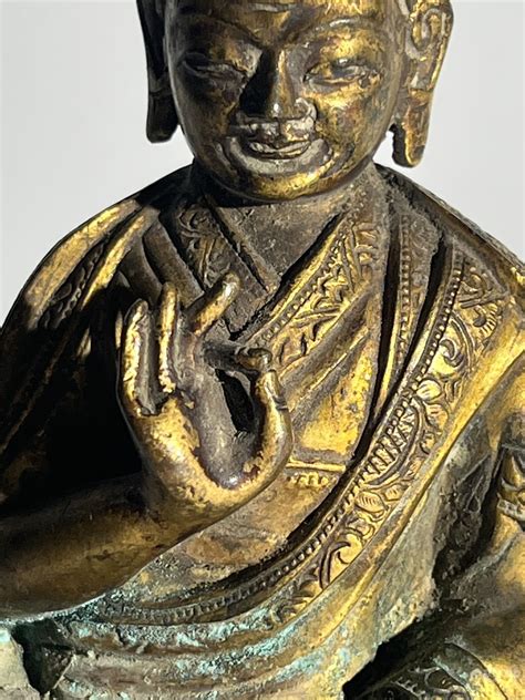 51BidLive 18世纪 铜鎏金上师佛