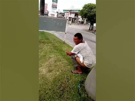Cagando En Publico A Medio Boulebard Youtube