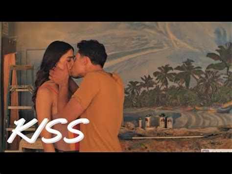 In The Heights 2021 Kissing Scene Melissa Barrera And Anthony Ramos