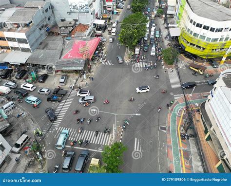 A Broad View Of Transportation And Urban Spatial Planning And Community Activities In Crowded