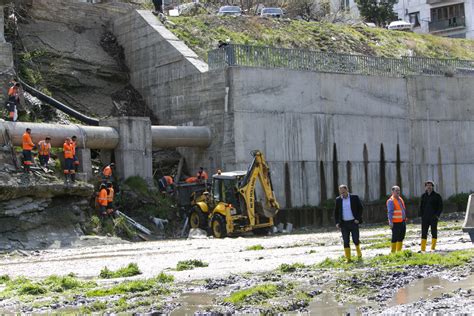 კახა კალაძე აშენებენ და პირდაპირ ხეობაში იყრება სამშენებლო ნაგავი