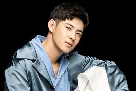 演技派小生张奕聪曝 海盐系”写真 清爽十足不负少年