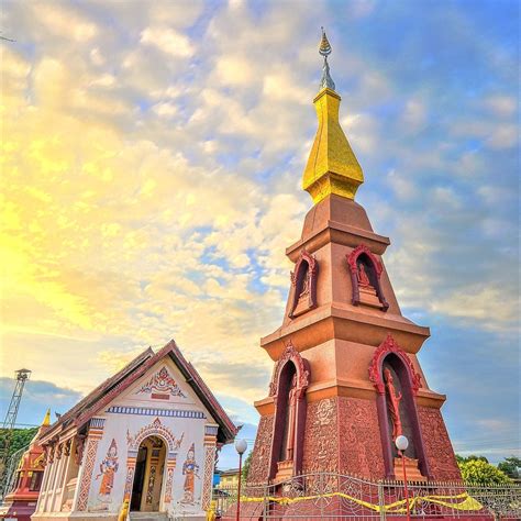 วัดพระธาตุศรีมงคล Warichaphum