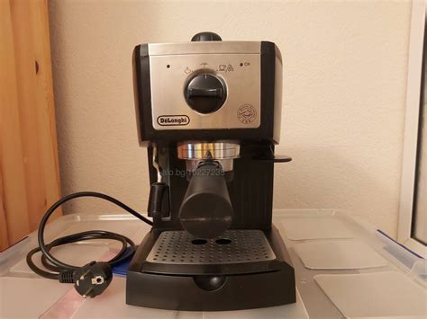 Кафе машина Кафемашина Кафемашини мелачки Добрич Еспресо машина Delonghi в отлично съ