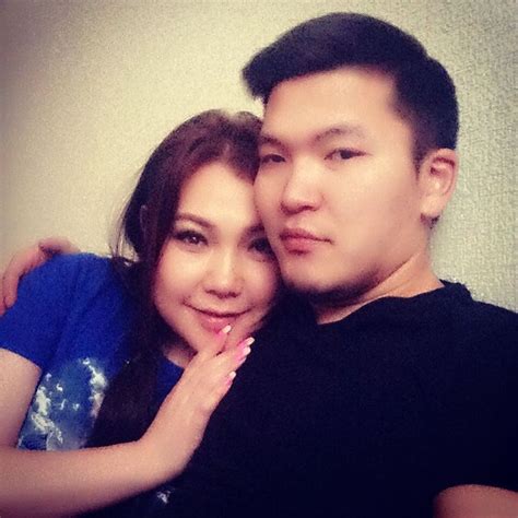 Жүжигчин Ш Жавхлан “хайртаа ил гаргав” Урлаг мн