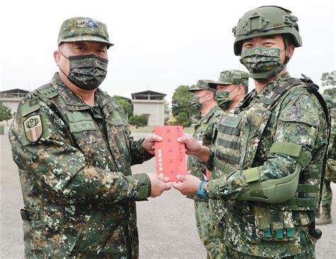徐衍璞視導中部地區部隊 勉持恆訓練 軍聞 徐衍璞視導中部地區部隊 勉持恆訓練 青年日報
