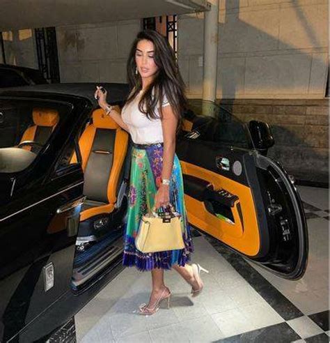 بالصور فستان ياسمين صبري يلفت الأنظار ببساطته إليكم سعره Laha