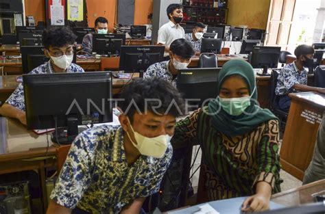Pembukaan Ppdb Sma Di Jabar Antara Foto