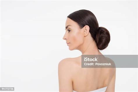 신선한 깨끗 한 피부와 아름 다운 젊은 여자의 초상화를 닫습니다 메이크업 화장품 및 미용 피부 관리입니다 스파 치료입니다 여성 건강입니다 20 29세에 대한 스톡 사진 및