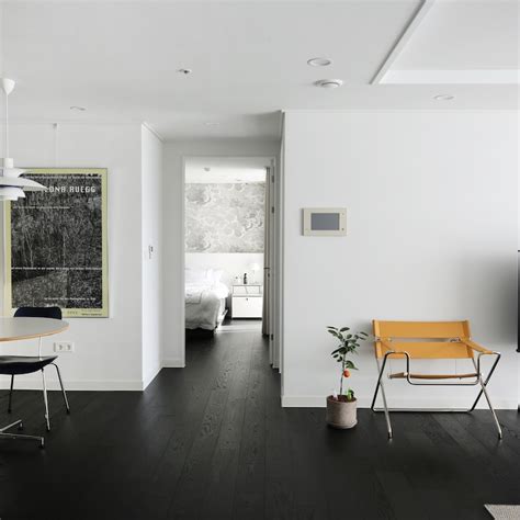 하얀 배경에 컬러와 디자인을 더한 북유럽풍 인테리어 라이프스타일 슈퍼앱 오늘의집