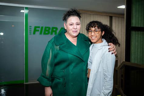 Sindiveste Celebra Júlia Theophilo Finalista Em Concurso De Estilistas Gps Brasília Portal