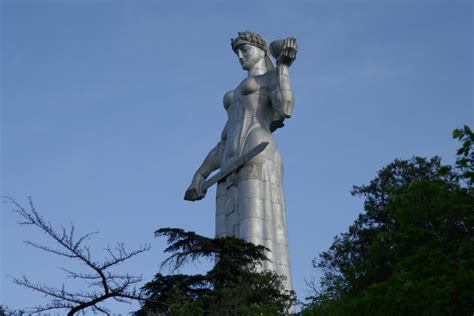 ძეგლი ქართლის დედა ან დედა საქართველო თბილისის ერთ ერთი სიმბოლო