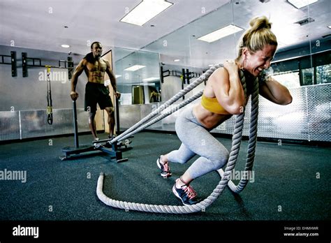 Rope Pulling High Resolution Stock Photography And Images Alamy