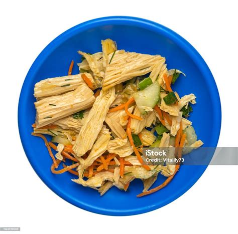 접시에 콩 아스파라거스와 당근 오이 만두샐러드 흰색 배경에 고립 된 접시에 채식 콩 샐러드 건강한 식생활 탑 0명에 대한 스톡 사진 및 기타 이미지 Istock