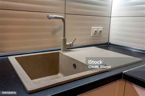 새로운 현대 부엌 인테리어에 화강암 싱크대와 수도 꼭지 0명에 대한 스톡 사진 및 기타 이미지 0명 가구 가정 주방 Istock