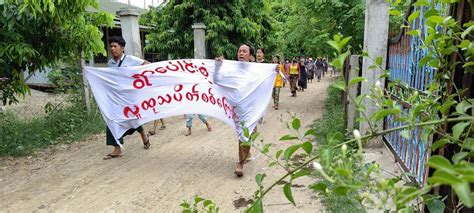ယင်းမာပင် ၊ ဆားလင်းကြီး ပြည်သူများစုပေါင်း၍ ရွာပေါင်းစုံသပိတ် ချီတက် Khit Thit Media