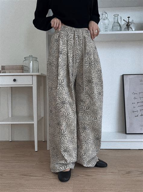 [국내제작 유니크] 플라워 오버핏와이드팬츠 꽃무늬 플라워 피그먼트 오버핏 봄팬츠 나염 에이블리