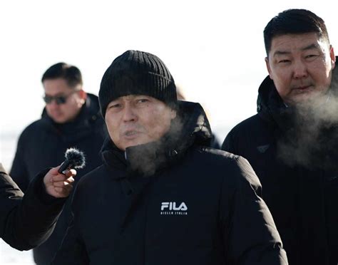 Улаанбаатар хотын захирагч Х Нямбаатар “Уг цэцэрлэгт хүрээлэнд барилга байгууламж хөшөө