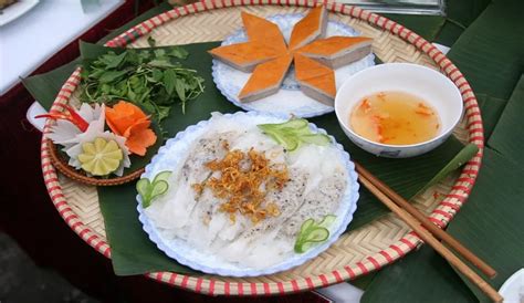 How To Make Banh Cuon Vietnamese Steamed Rice Roll At Home Izitour